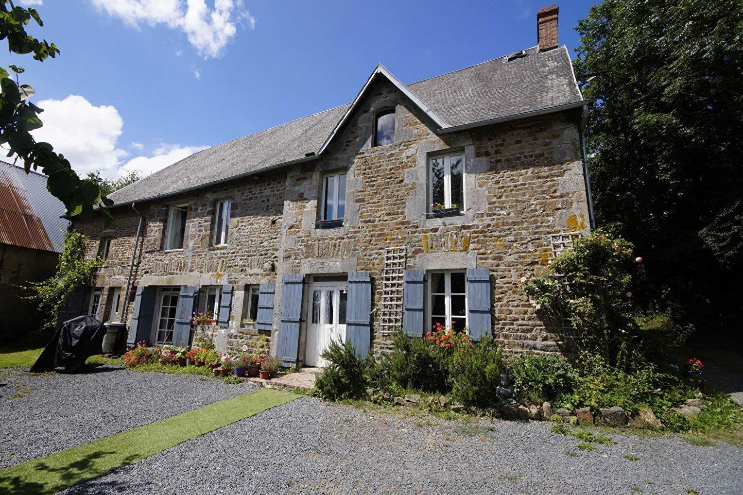 LA MANCHE Spacious Stone 4 Bed Home in the Countryside near GAVRAY SUR ...